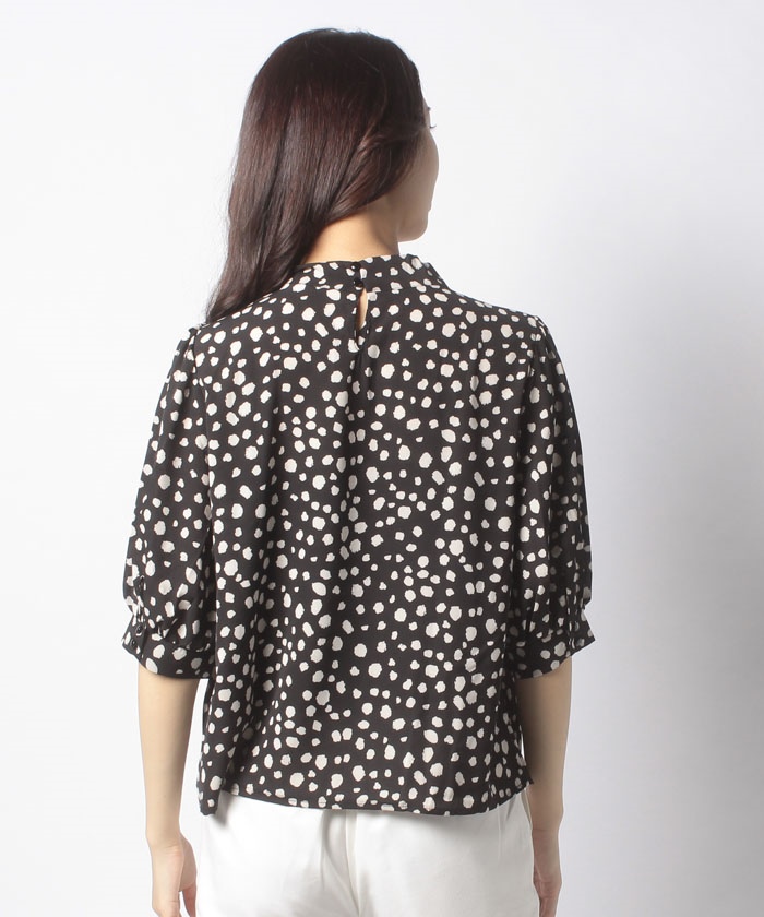 セール 30%OFF】ダルメシアン柄プレート付ボウタイブラウス セール 30%OFF】ダルメシアン柄プレート付ボウタイブラウス