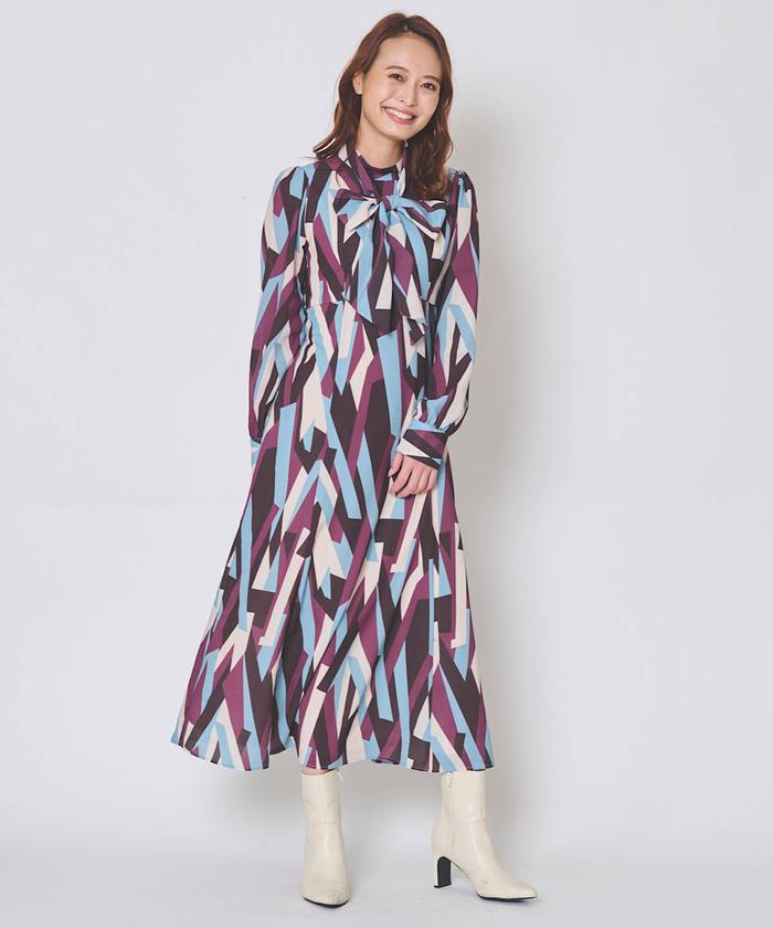 セール 50%OFF】ジオメトリックボウタイハイネックワンピース セール 50%OFF】ジオメトリックボウタイハイネックワンピース