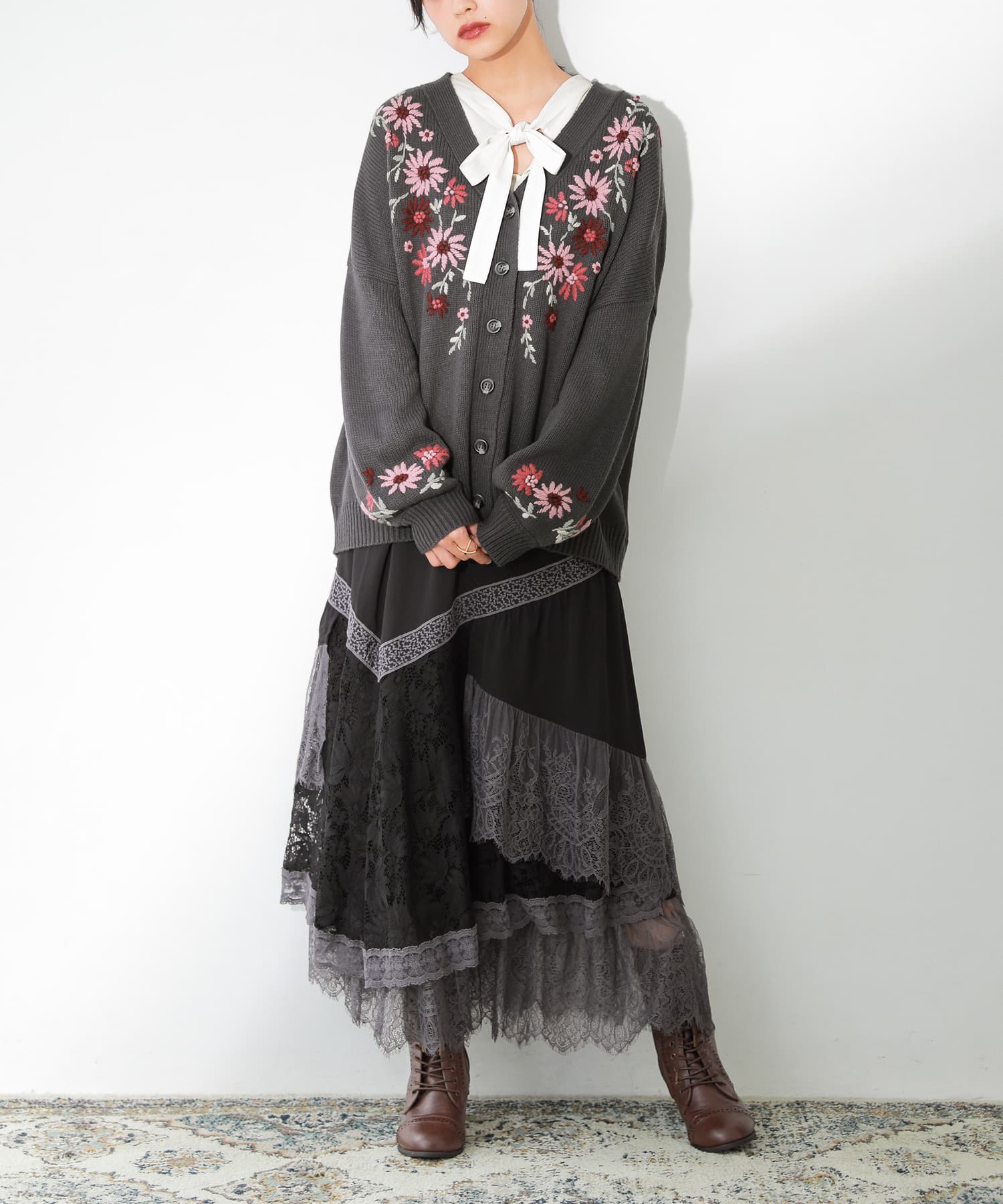 オシャレウォーカー osharewalker 『花柄手刺繍ニット オシャレウォーカー osharewalker 『花柄手刺繍ニット
